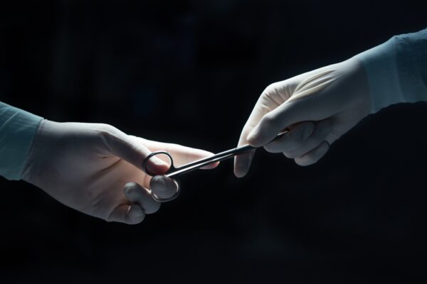Five things to know about surgical scissors - Aprikos Medical